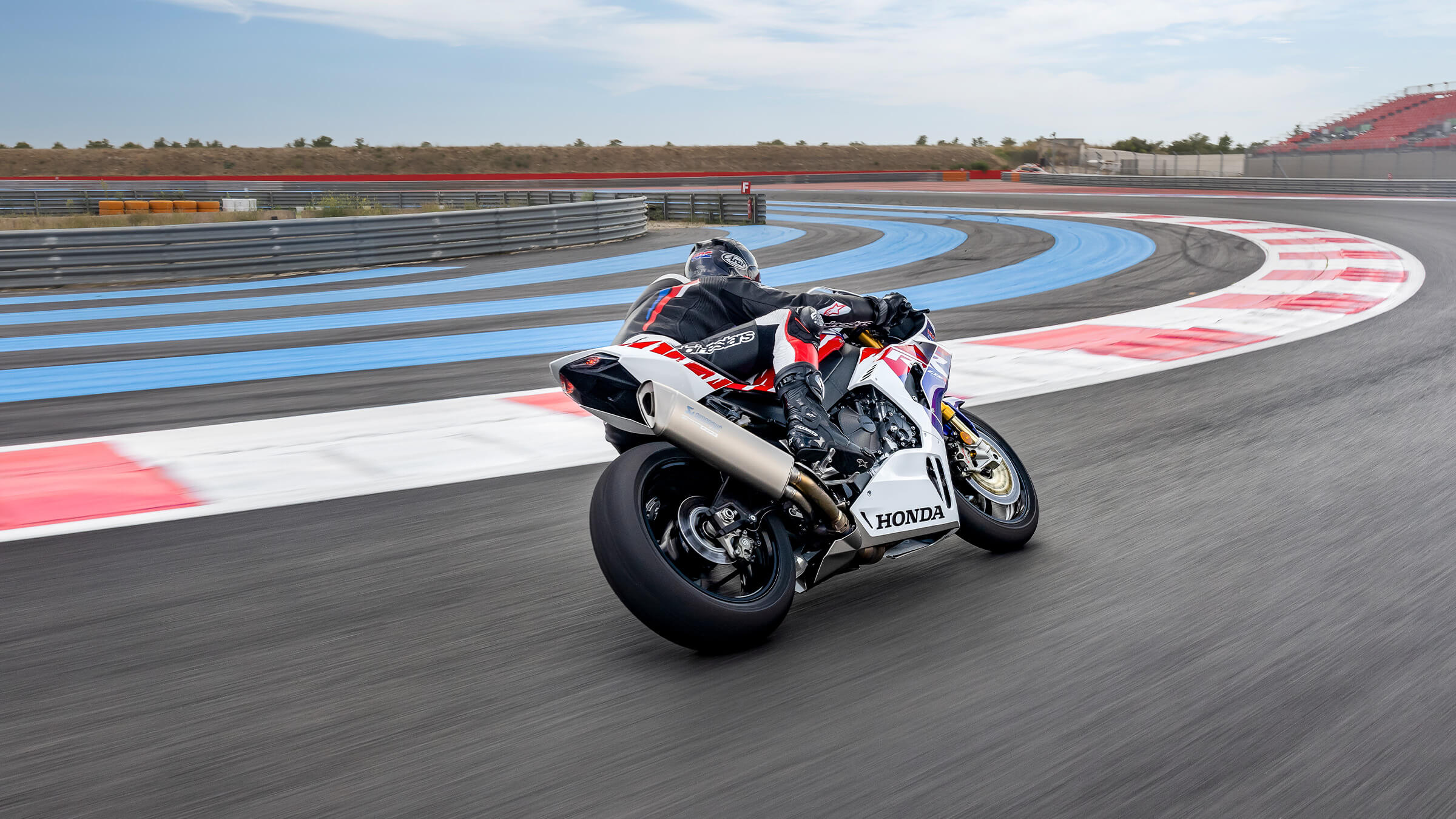 Supersport Motorcycles - Models & Features - Honda